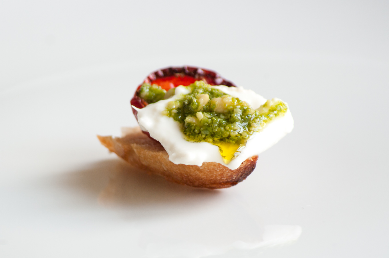 Caprese canapés • Delicious from scratch